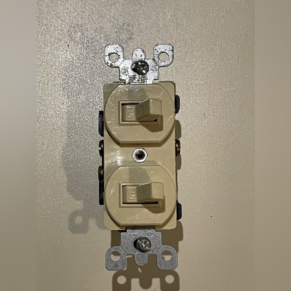 Other | Leviton 52242w Combination Two Single Pole Switches 15 Amp ...